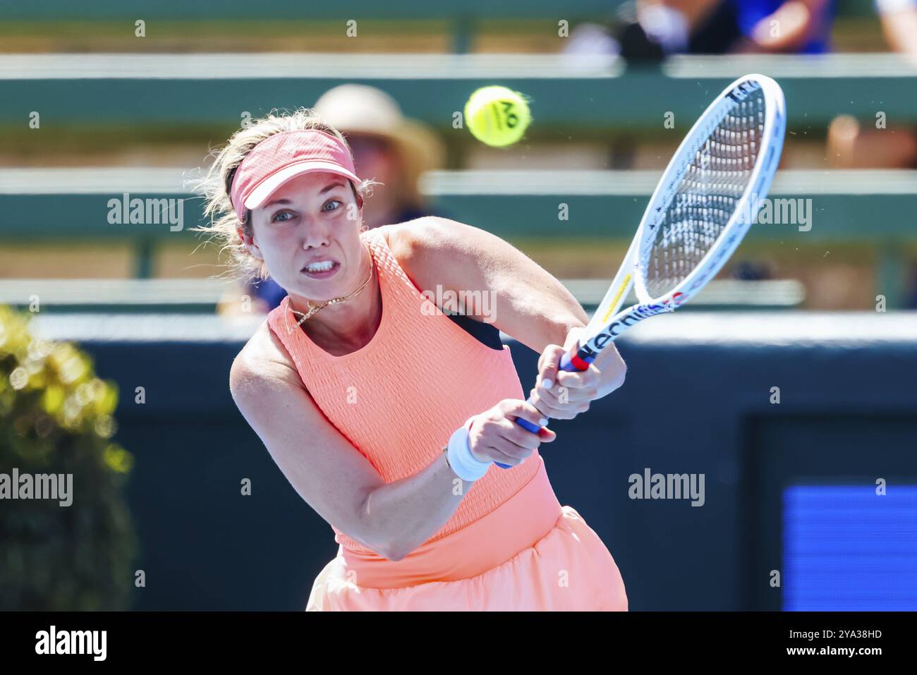 MELBOURNE, AUSTRALIA, JANUARY 12: Danielle Collins plays Mirra Andreeva ...
