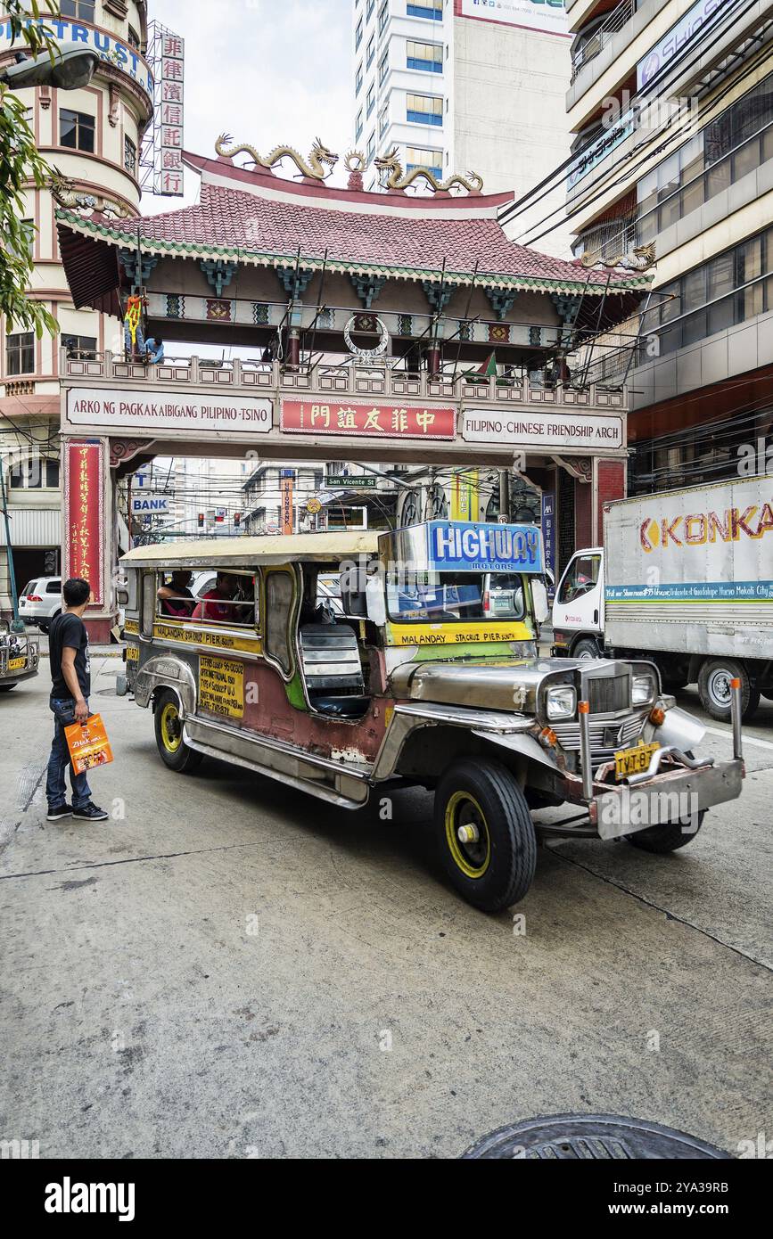 Jeepney in manila chinatown hi-res stock photography and images - Alamy