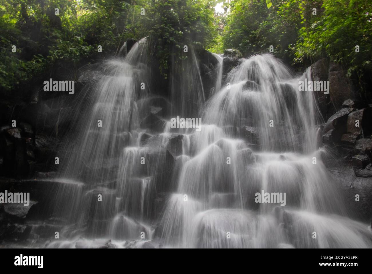 Beautiful hidden waterfall falling hi-res stock photography and images ...