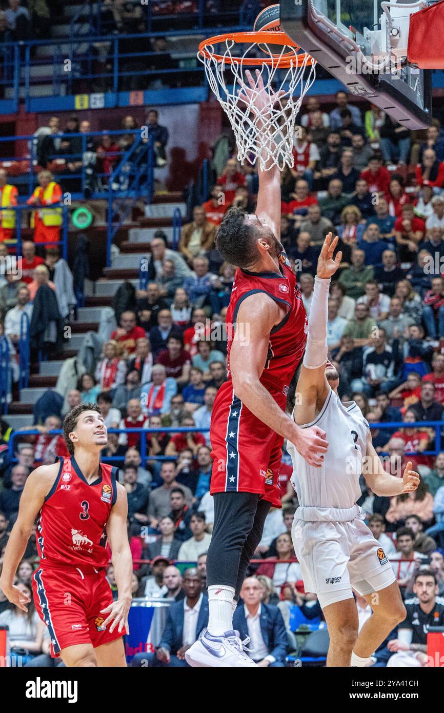 - EA7 Emporio Armani Milano vs Paris Basketball - EuroLeague basket ...