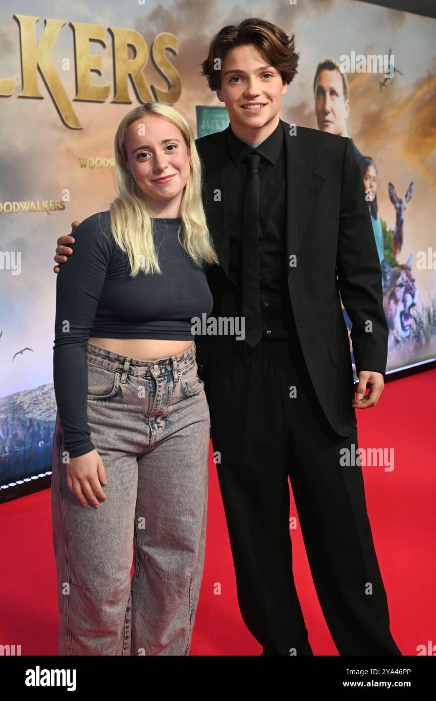Maria Ziffy und Emile Cherif bei der Premiere des Kinofilms Woodwalkers ...
