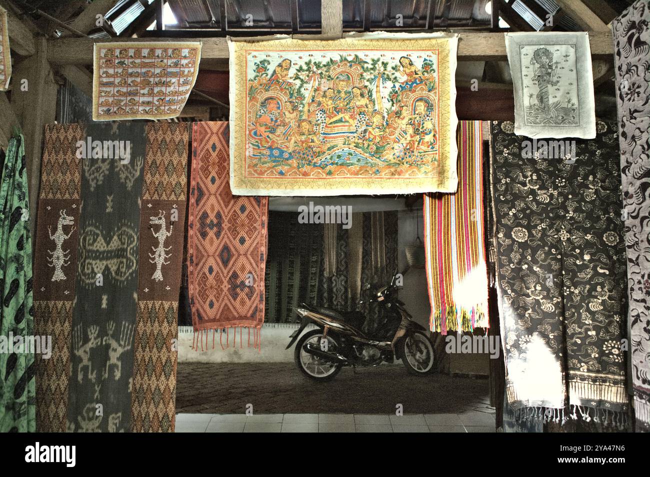 Original balinese painting hi-res stock photography and images - Alamy