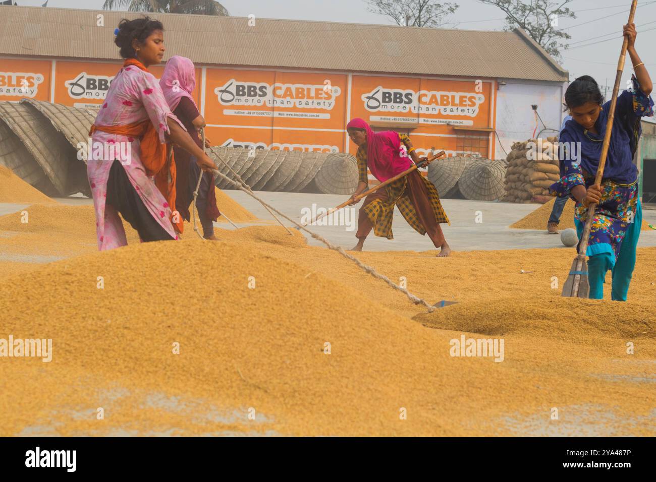 Ashuganj, Brahmanbaria,‎January ‎26, ‎2023,Workers working in small ...