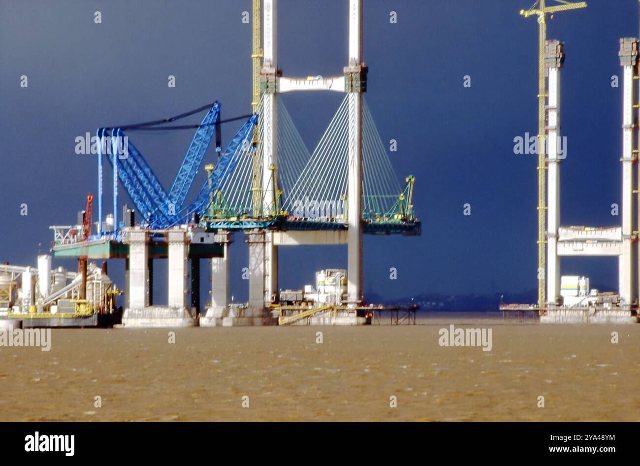 Road deck sections hi-res stock photography and images - Alamy