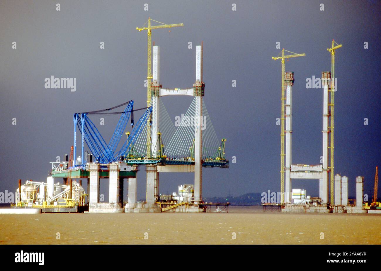 Lifting bridge deck hi-res stock photography and images - Alamy