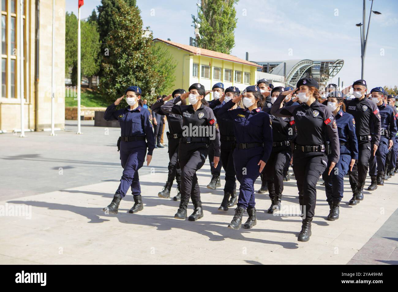 Hijabed police officers hi-res stock photography and images - Alamy