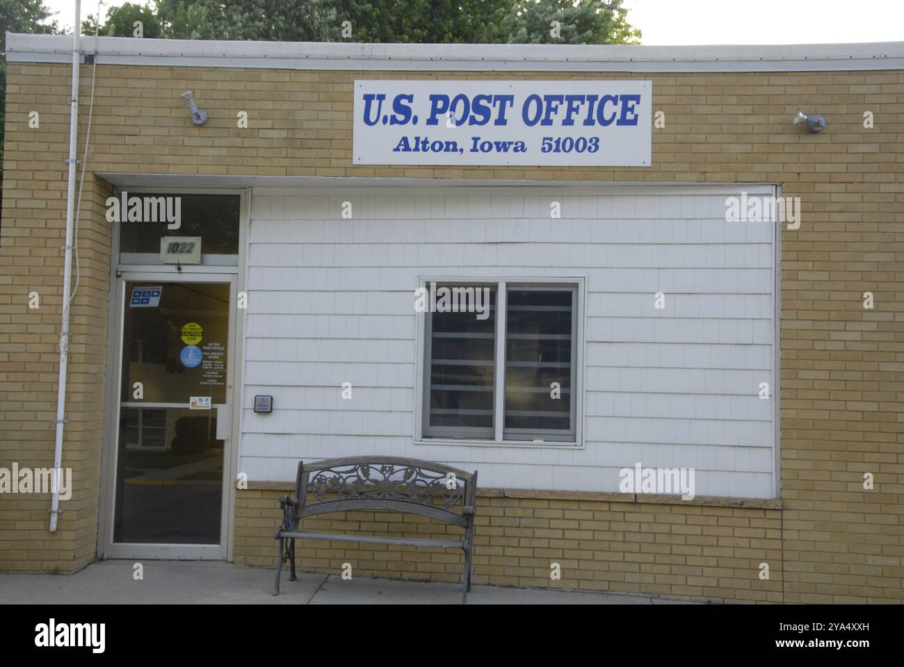Alton /Iowa /USA/ 14.june 2014) Life in small town alton iowa rular ...