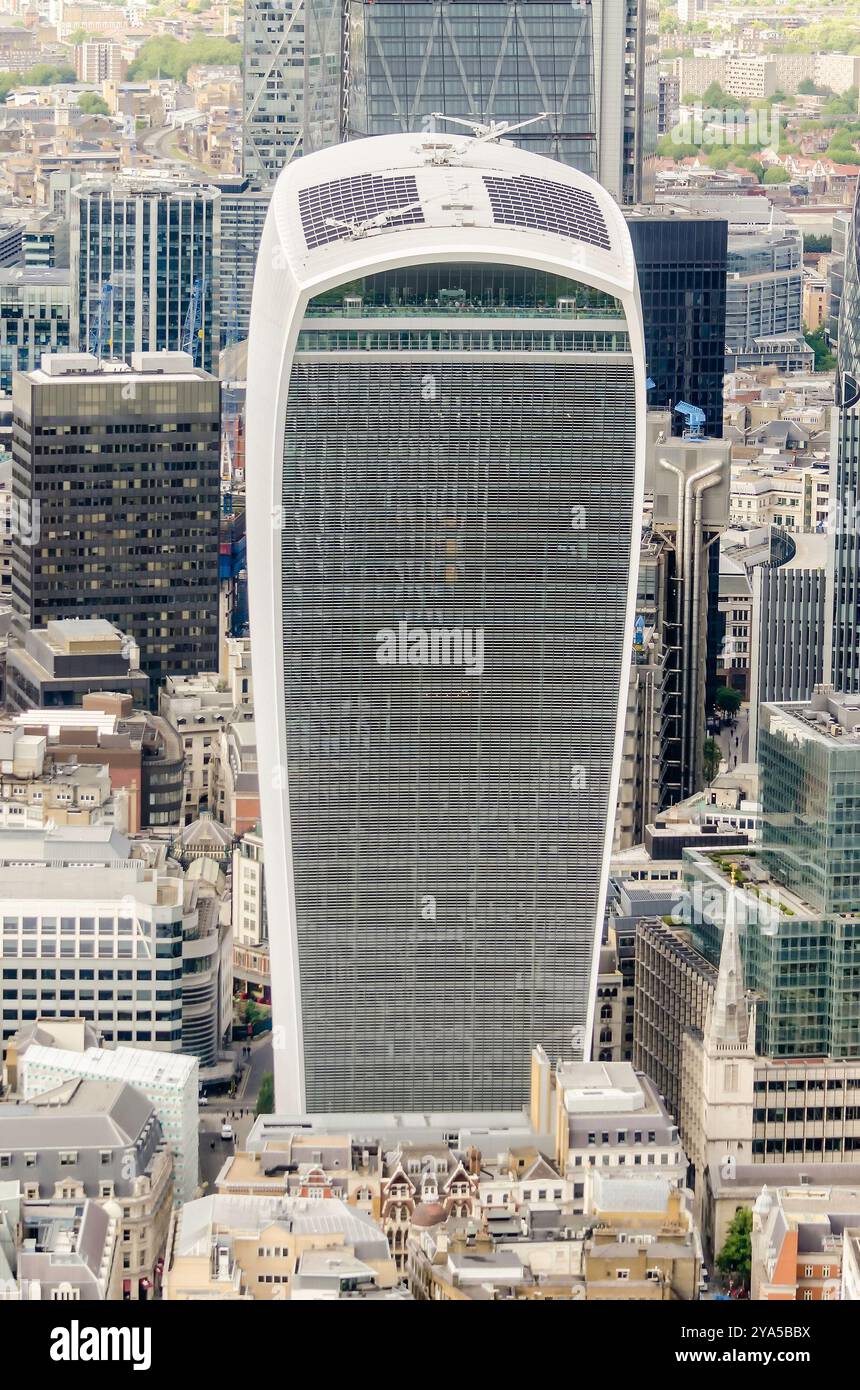 LONDON - MAY 29: The 20 Fenchurch Street aka Walkie Talkie building in ...