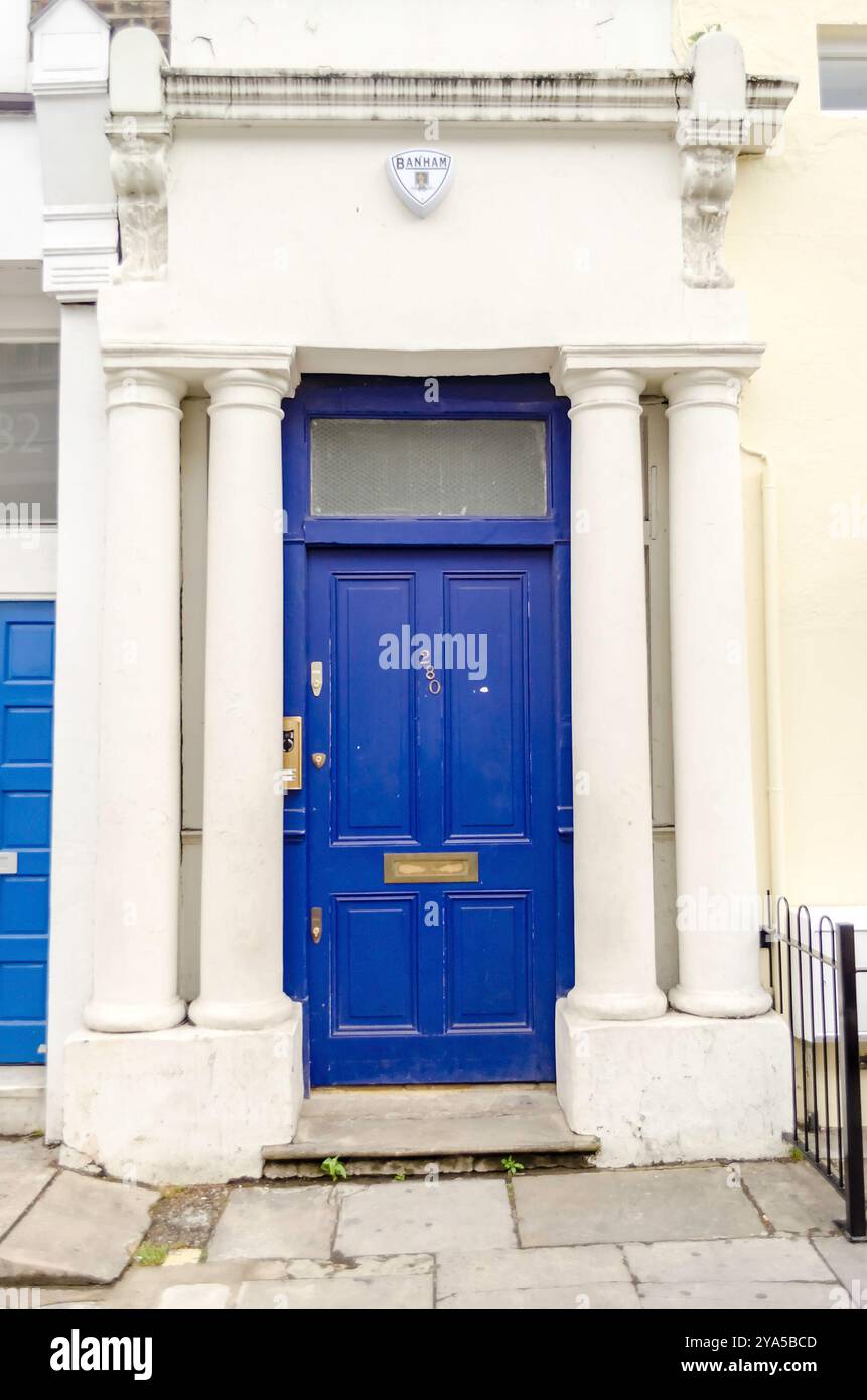 LONDON - MAY 31: The front door of Hugh Grant's home in the film ...