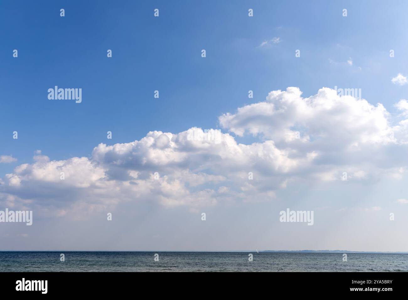 Beautiful blue sea sky clouds hi-res stock photography and images - Alamy