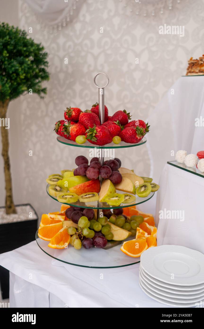 Platters display hi-res stock photography and images - Alamy