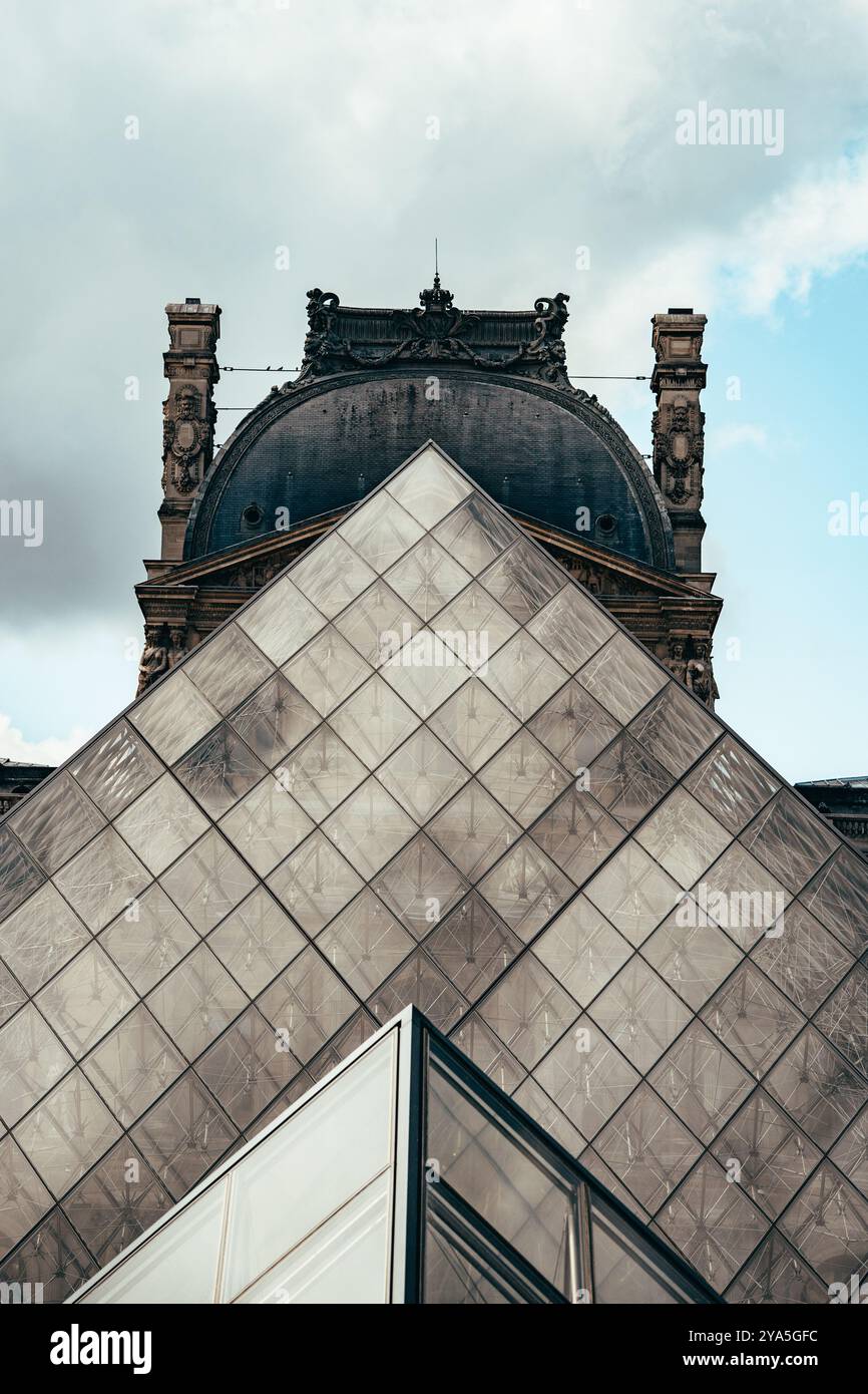 Paris architectural details hi-res stock photography and images - Alamy