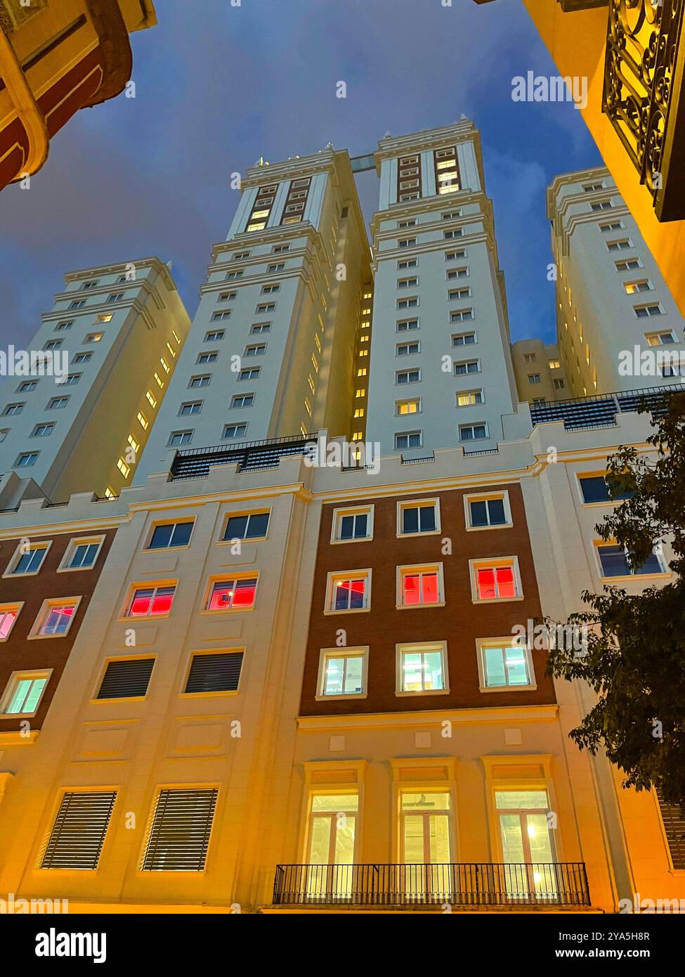 Edificio espana spain building skyscraper hi-res stock photography and ...