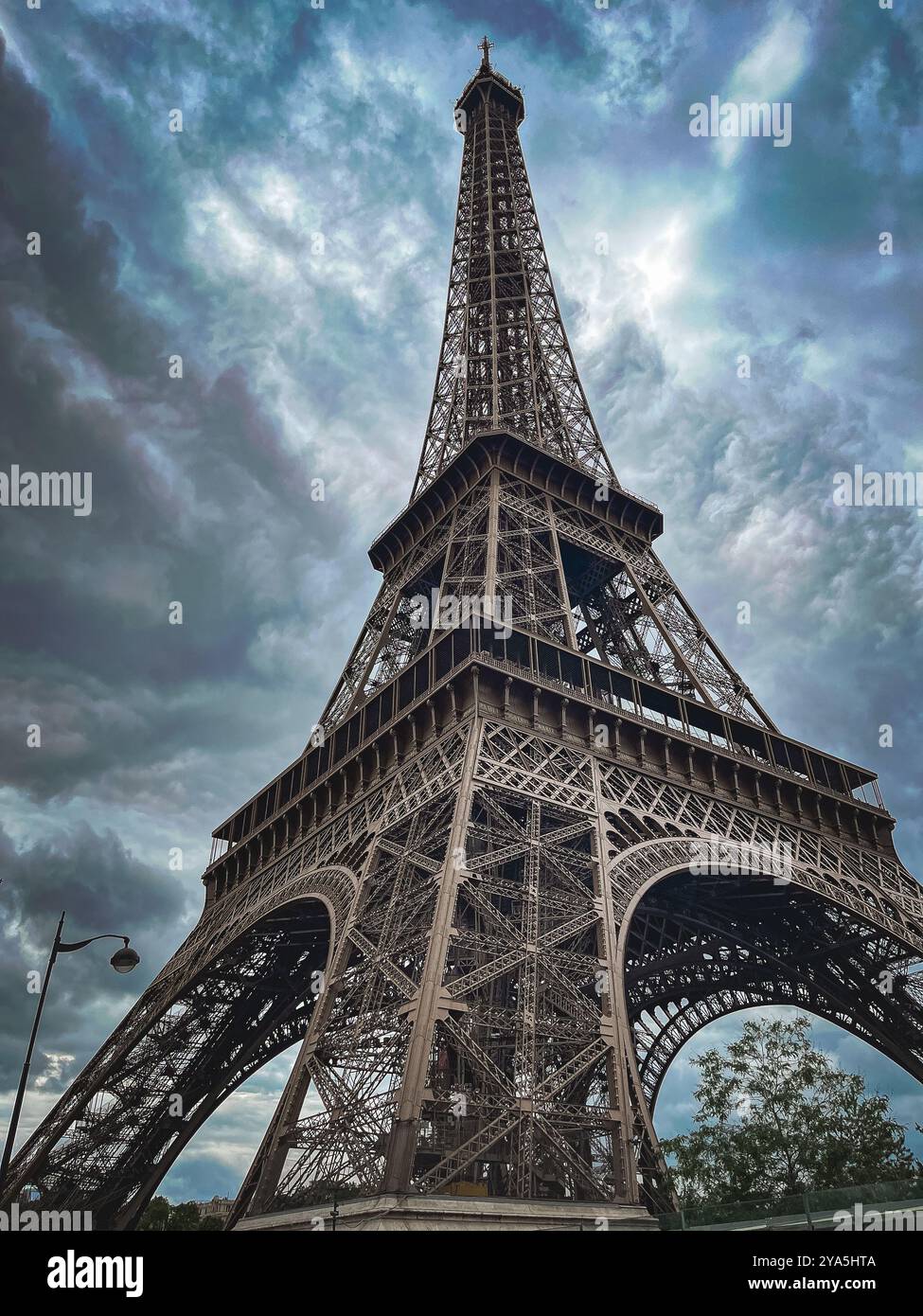 Paris iconic structure hi-res stock photography and images - Alamy