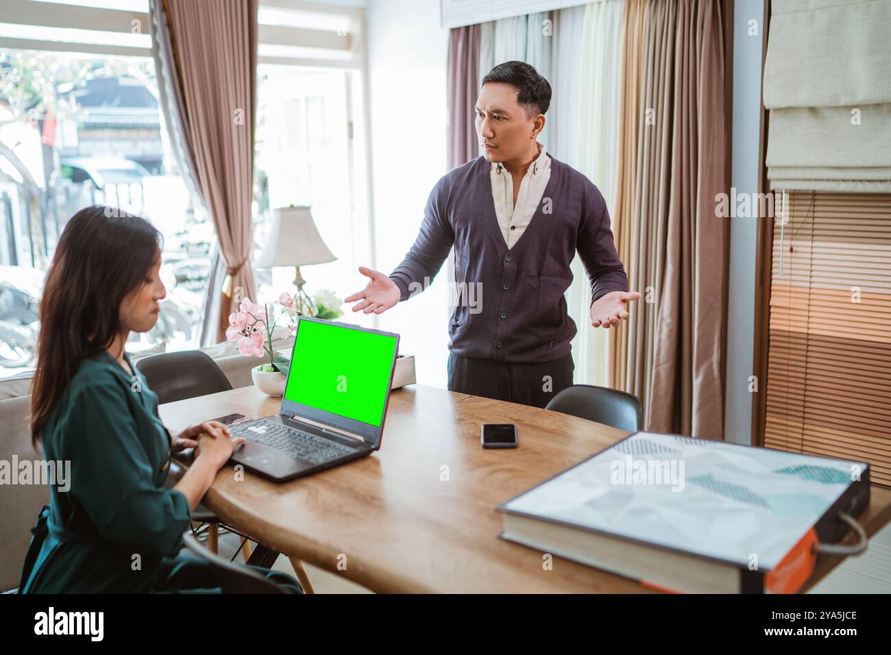 Angry shopkeeper hi-res stock photography and images - Alamy