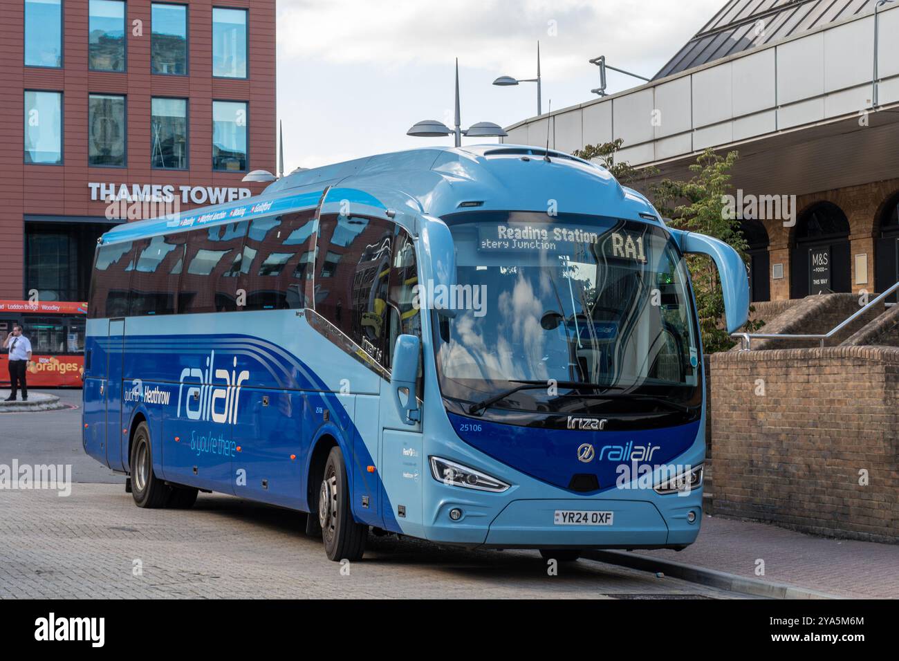 RailAir bus outside Reading Station providing public transport to ...