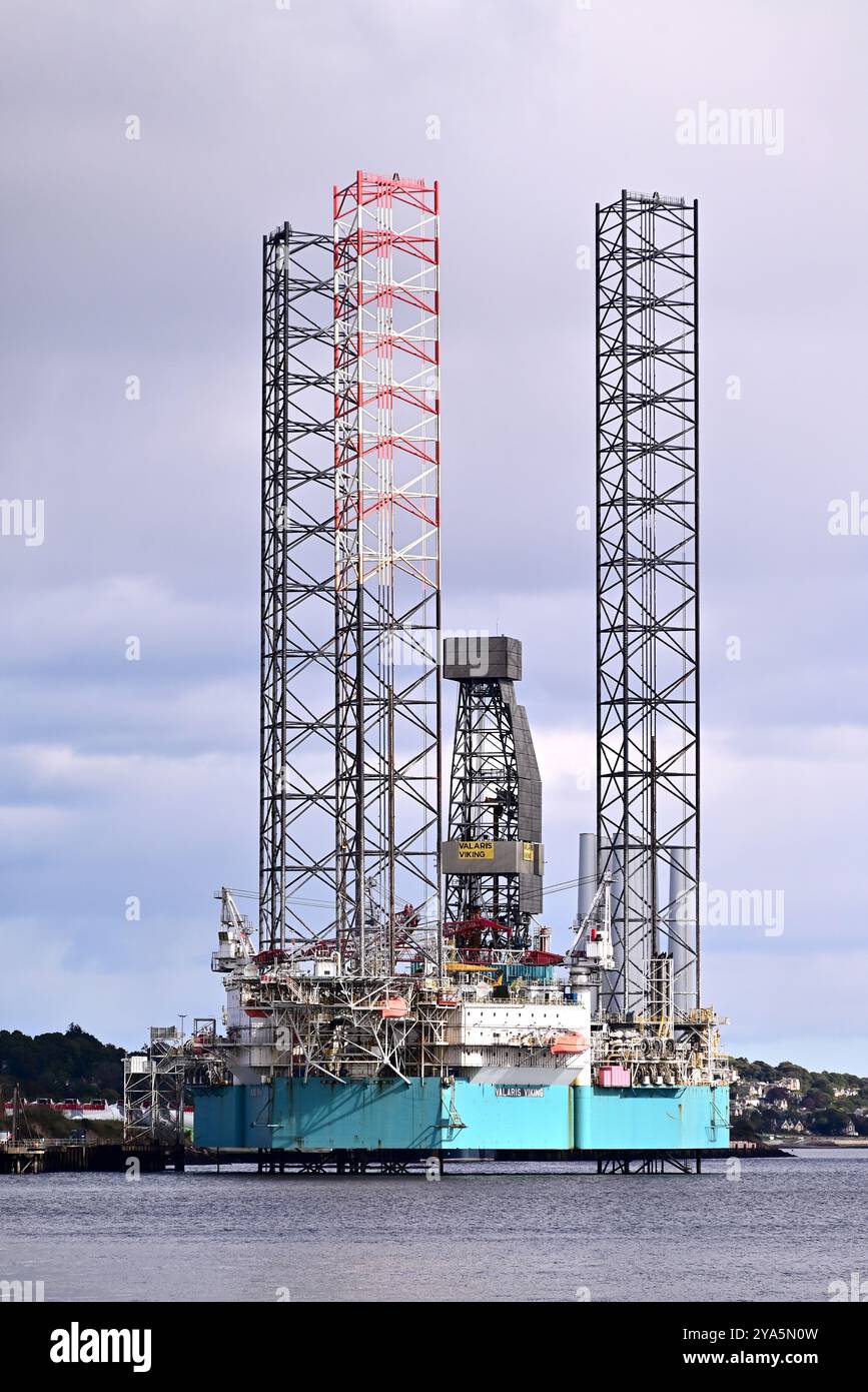 Around the UK - VALARIS VIKING Platform Rig, Dundee Stock Photo - Alamy