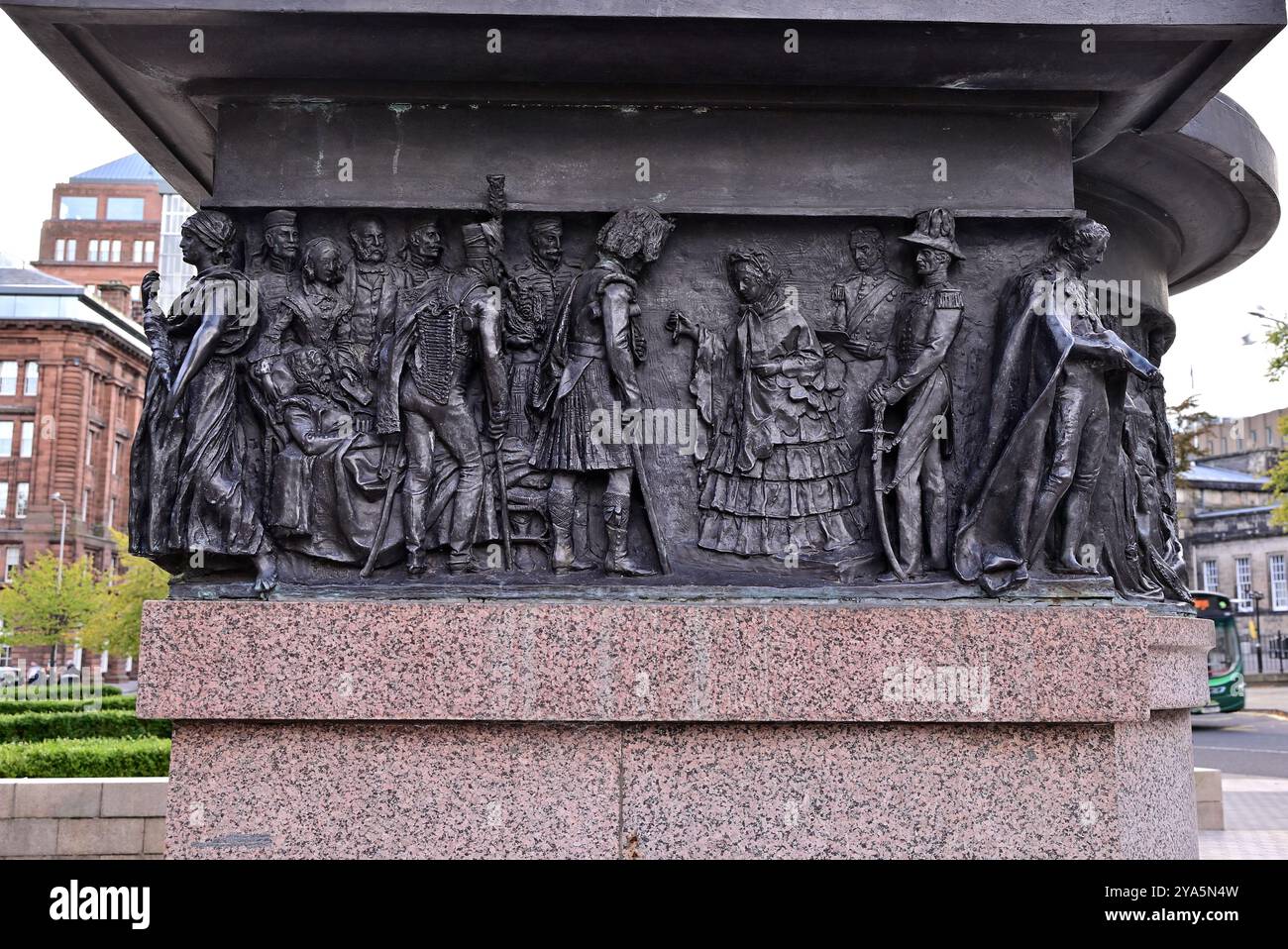 Around the UK - Queen Victoria's Statue, Dundee Stock Photo - Alamy