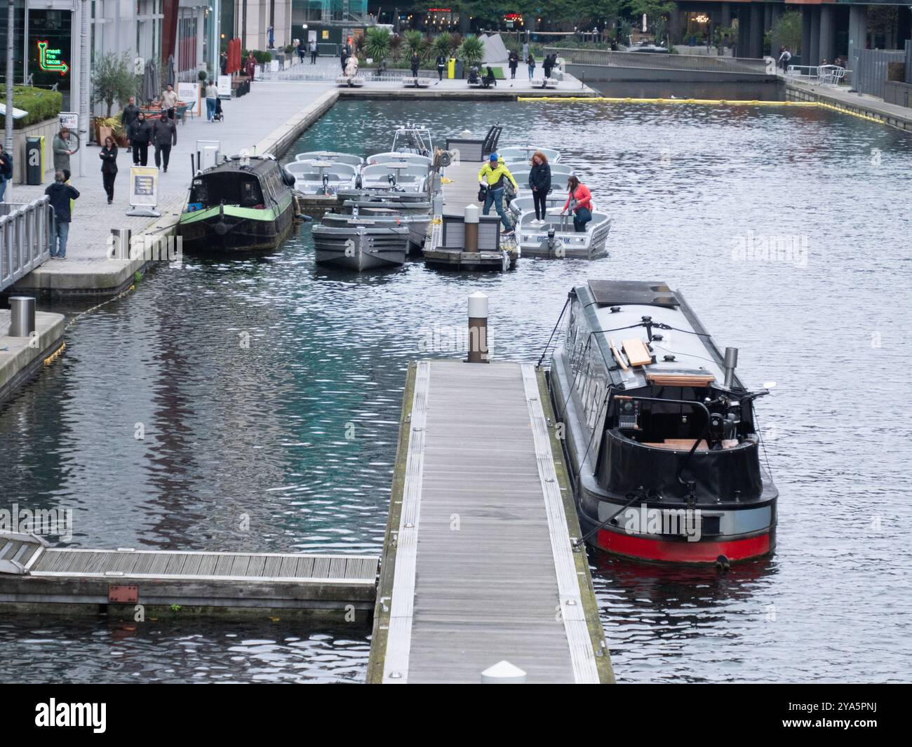 Paddington canal boats hi-res stock photography and images - Alamy