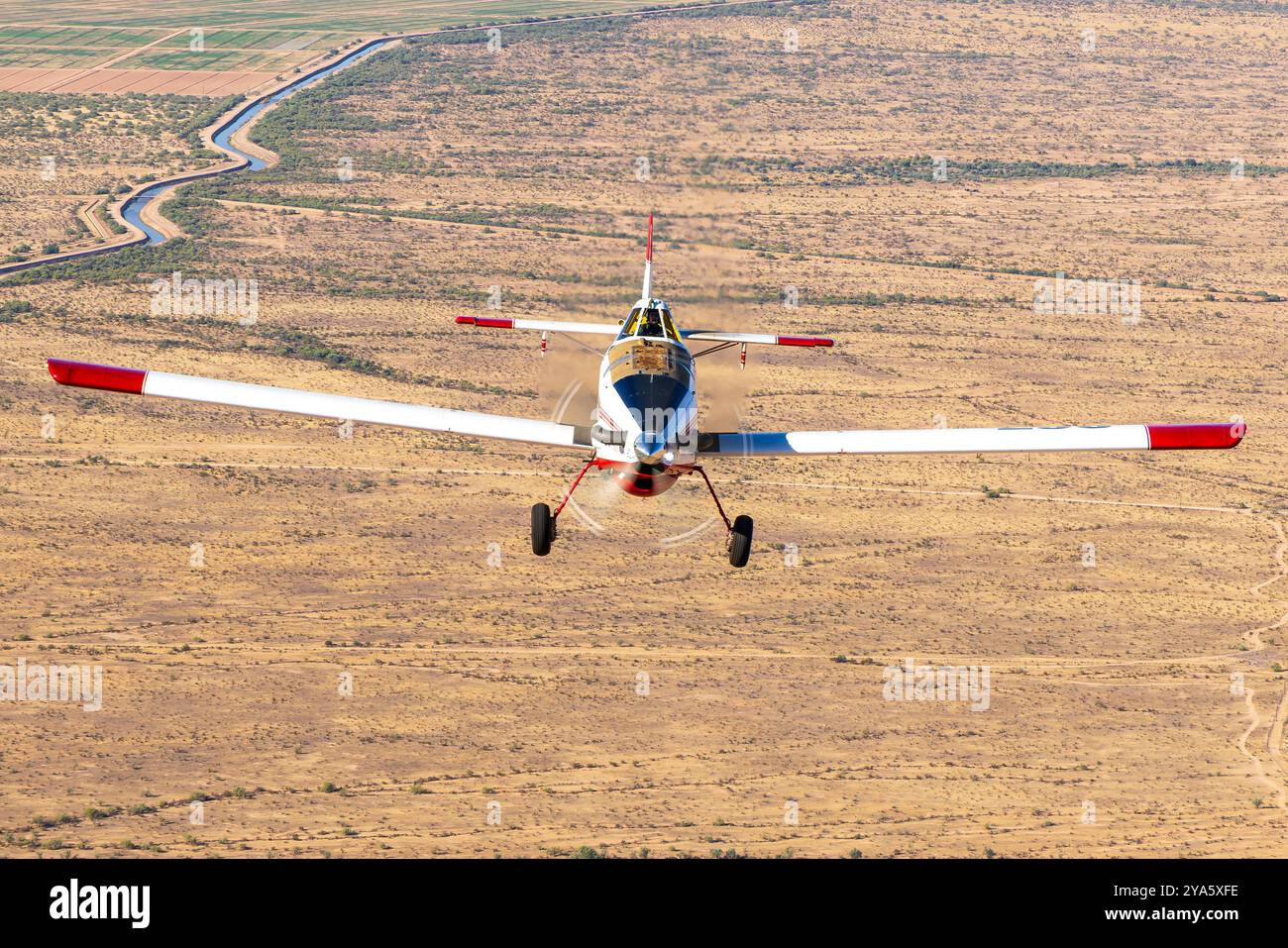 N8507N Fire fighter Air Tractor AT-802A air to air over the ...