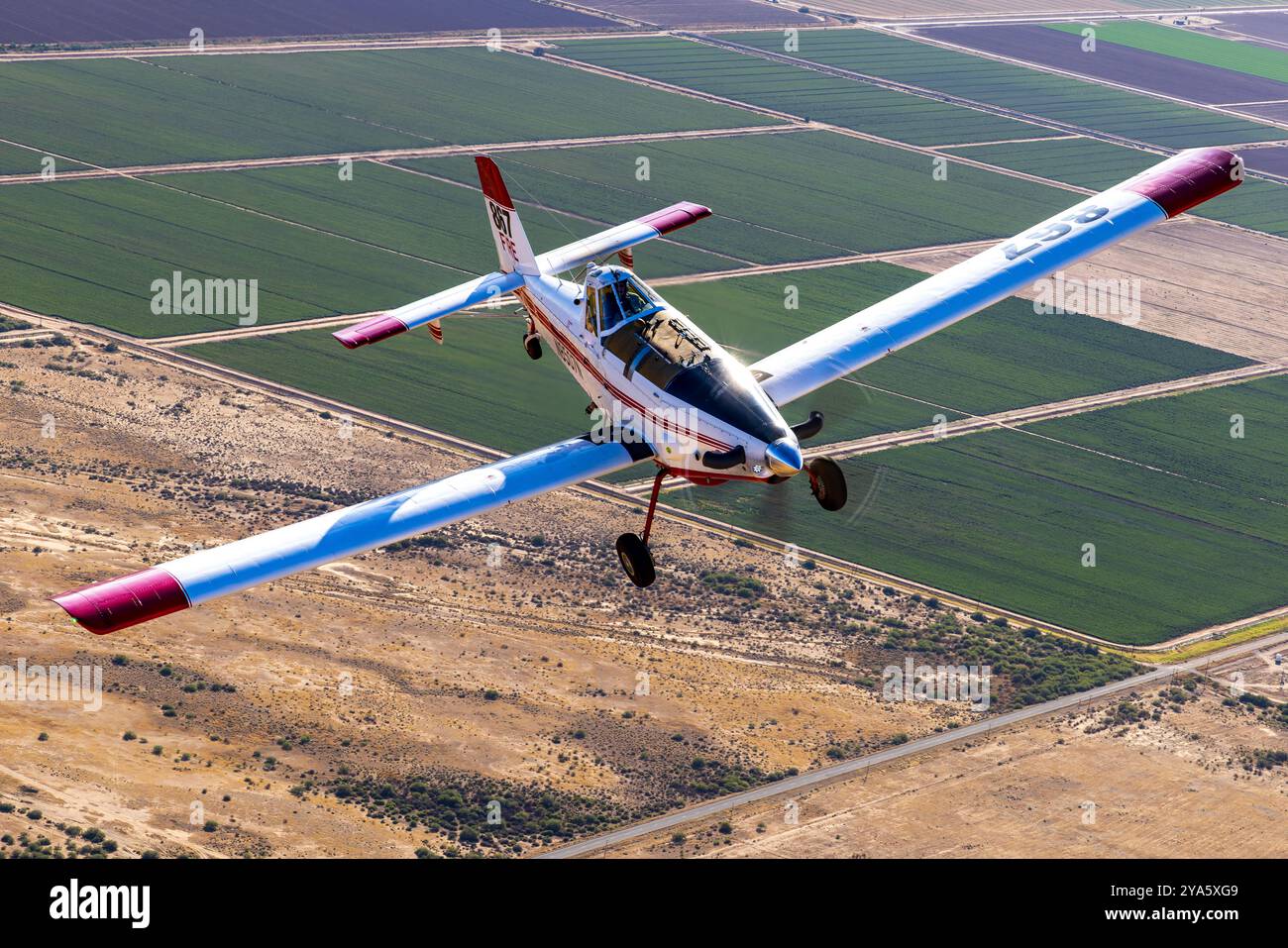 N8507N Fire fighter Air Tractor AT-802A air to air over the ...