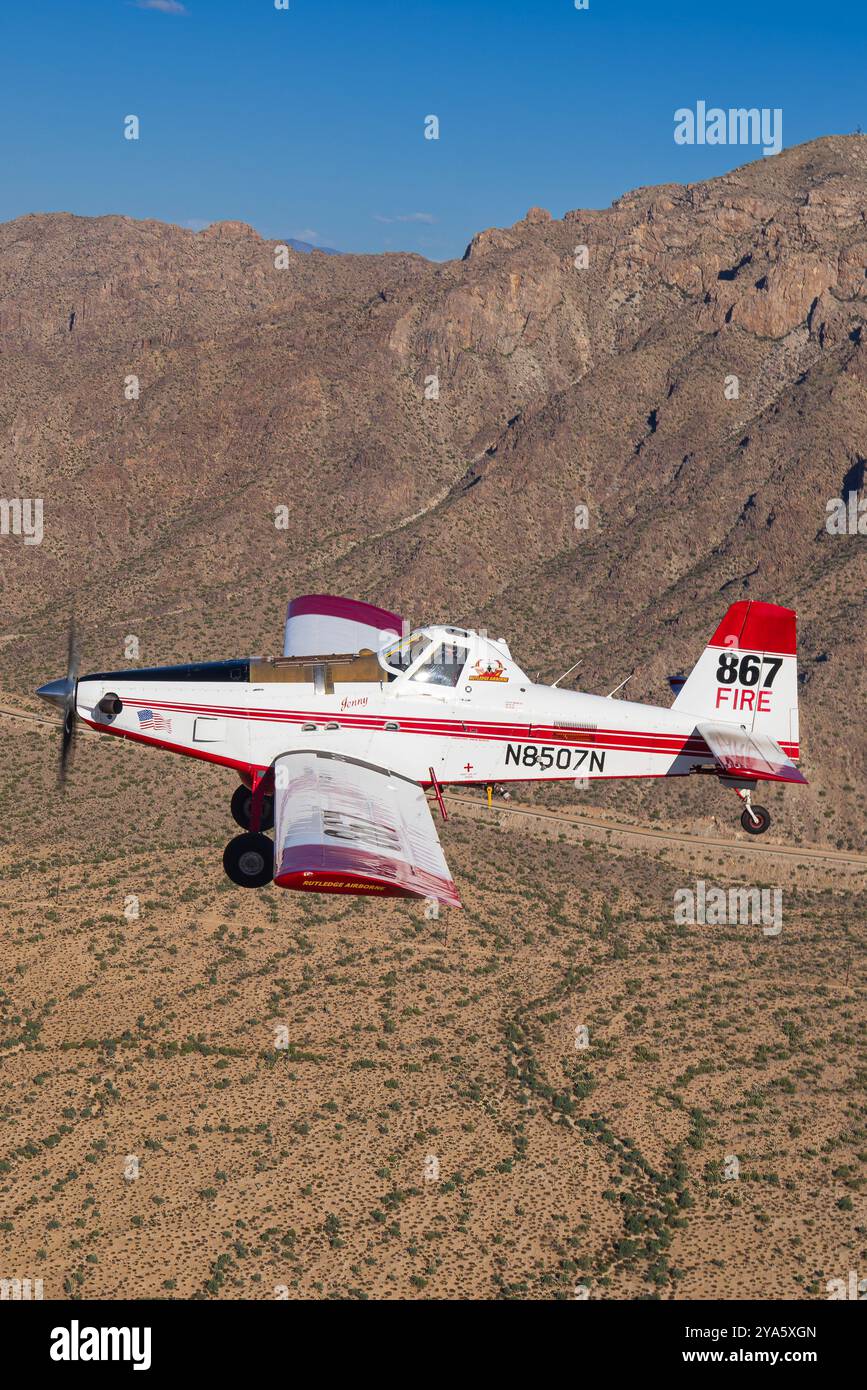 N8507N Fire fighter Air Tractor AT-802A air to air over the ...