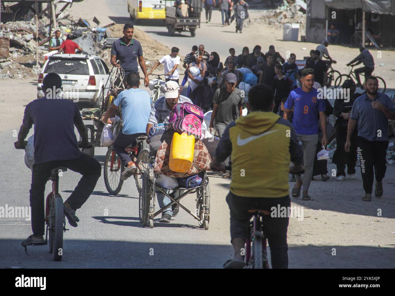 Middle East news.A large number of people were displaced from the ...