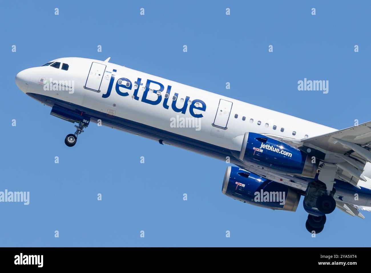 N964JT JetBlue Airways Airbus A321-231(WL) Departing Los Angeles ...