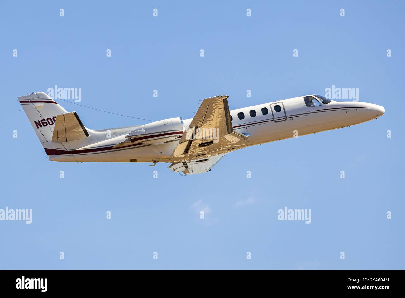 N608CT Cessna 560 Citation V Departing Scottsdale Airport, (SCF/KSDL ...