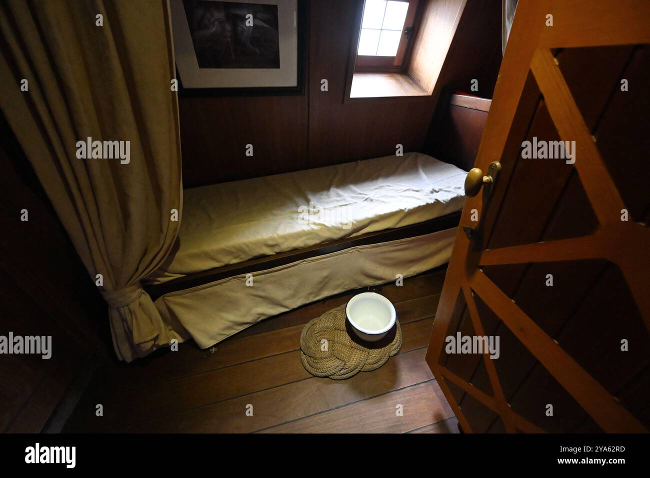 Cabin, bed and chamber pot on the replica Spanish tallship Galeón ...