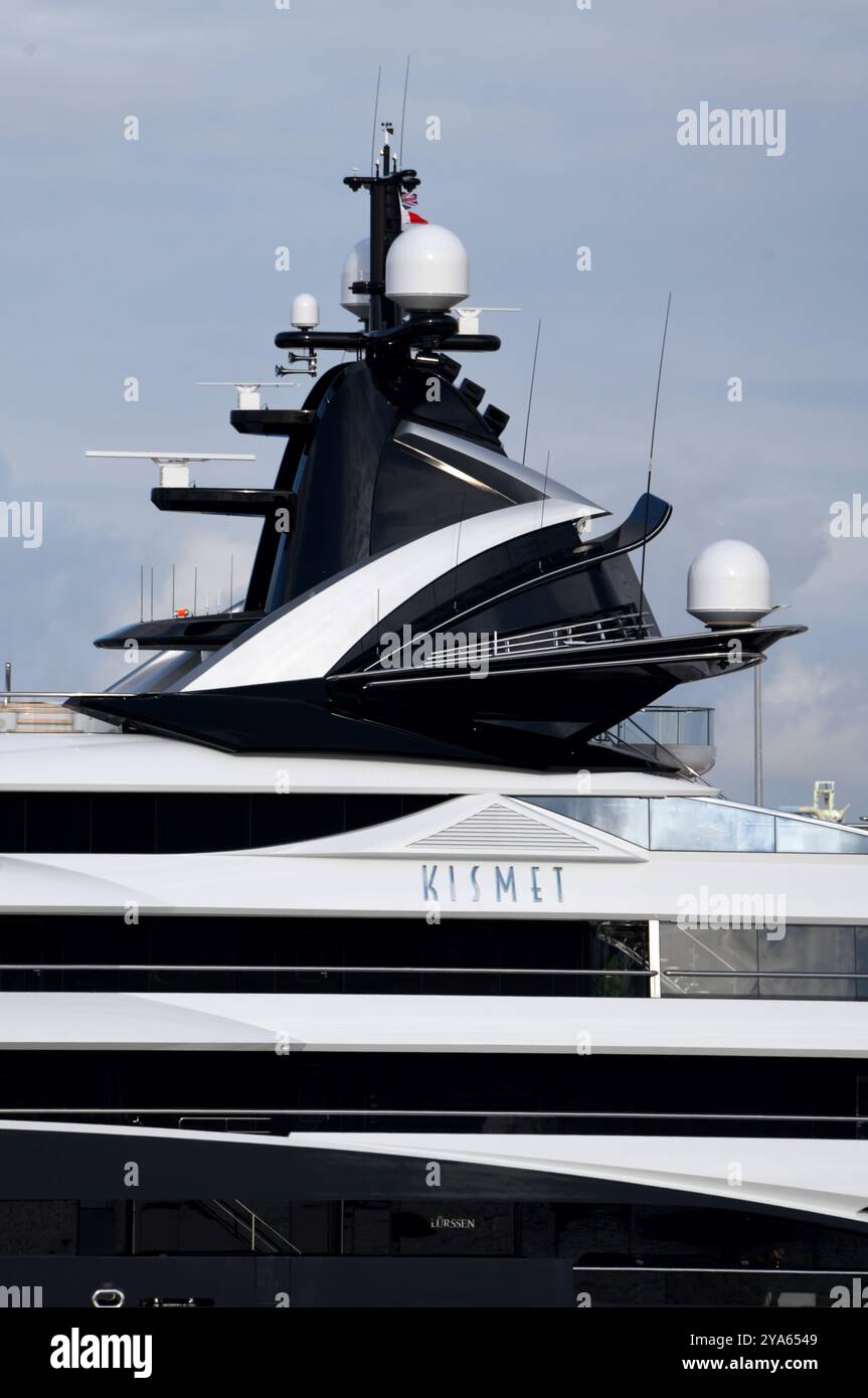 Superyacht Kismet (2024) is a new 400ft superyacht owned by Shahid Khan ...