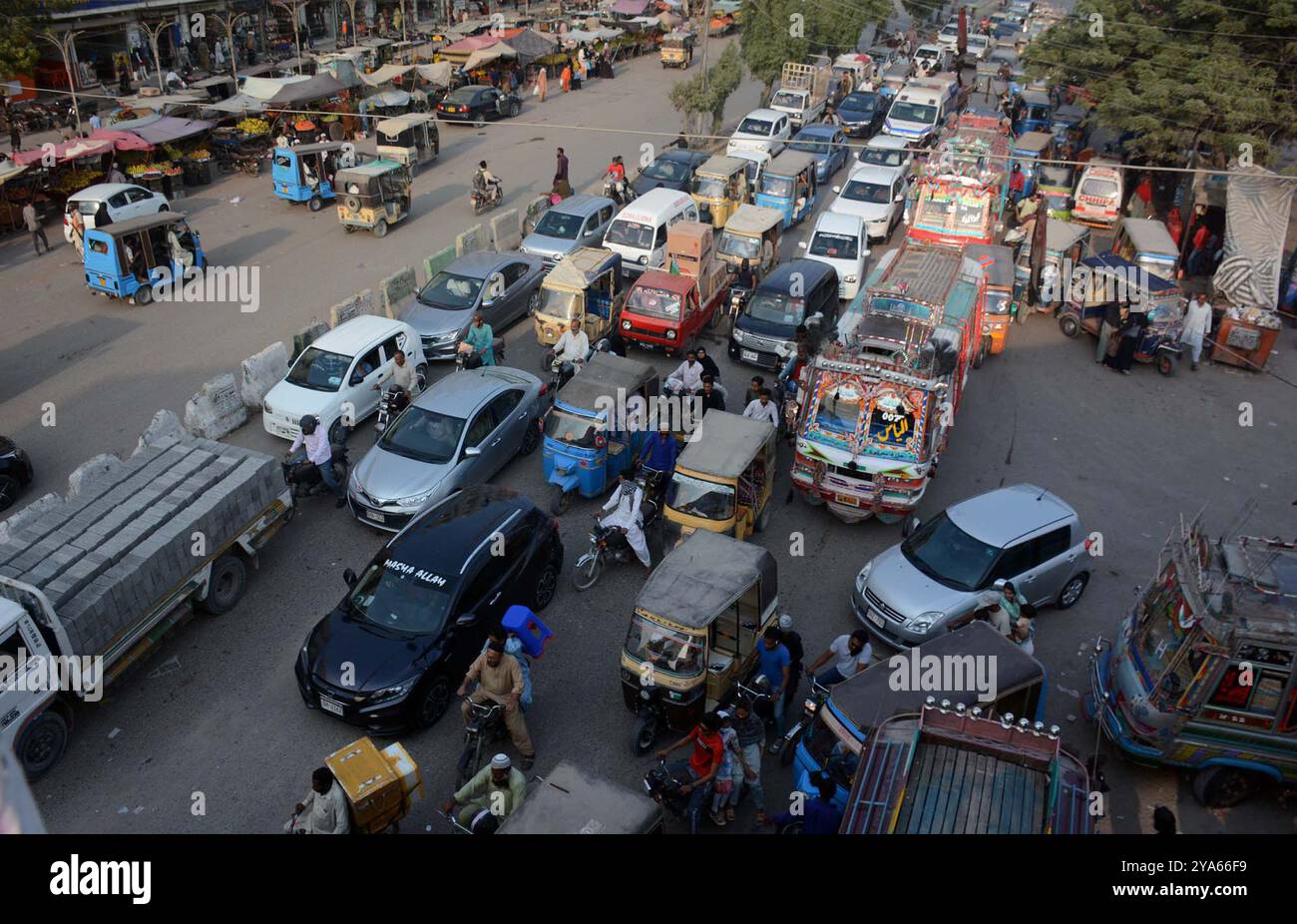 KARACHI, PAKISTAN, OCT 12: A large numbers of vehicles stuck in traffic ...
