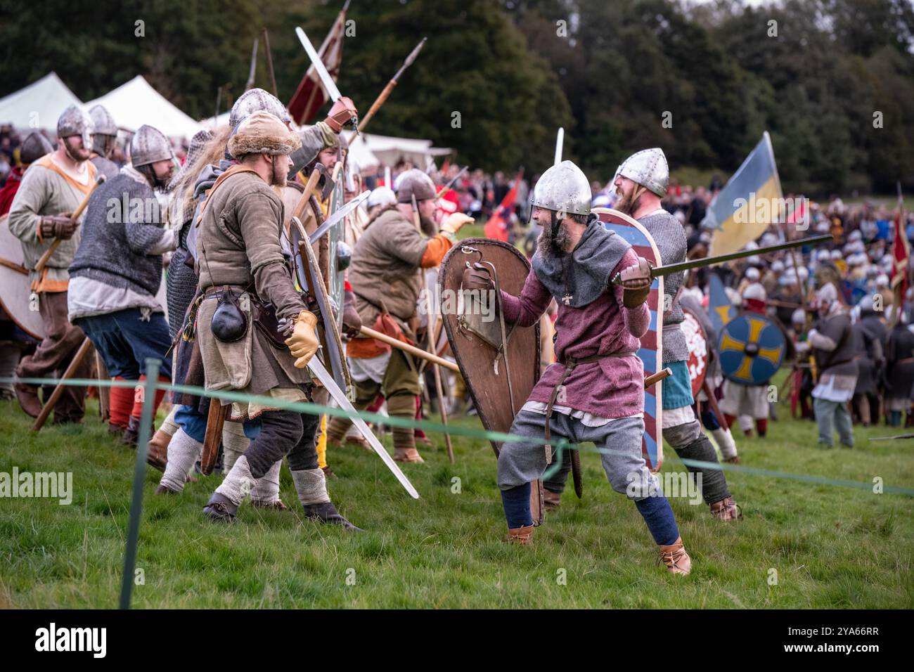 William the conqueror troops fight with king harolds in hi-res stock ...