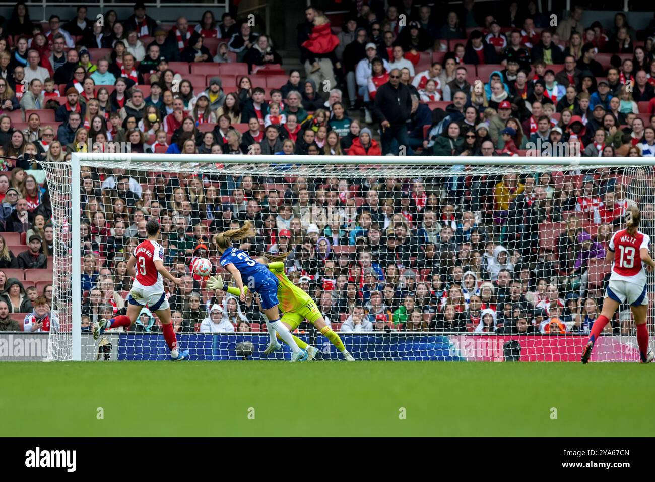 Phil jones arsenal hi-res stock photography and images - Alamy