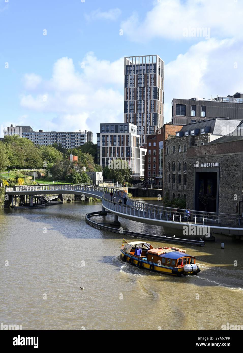 Pedestrian bridge background hi-res stock photography and images - Alamy