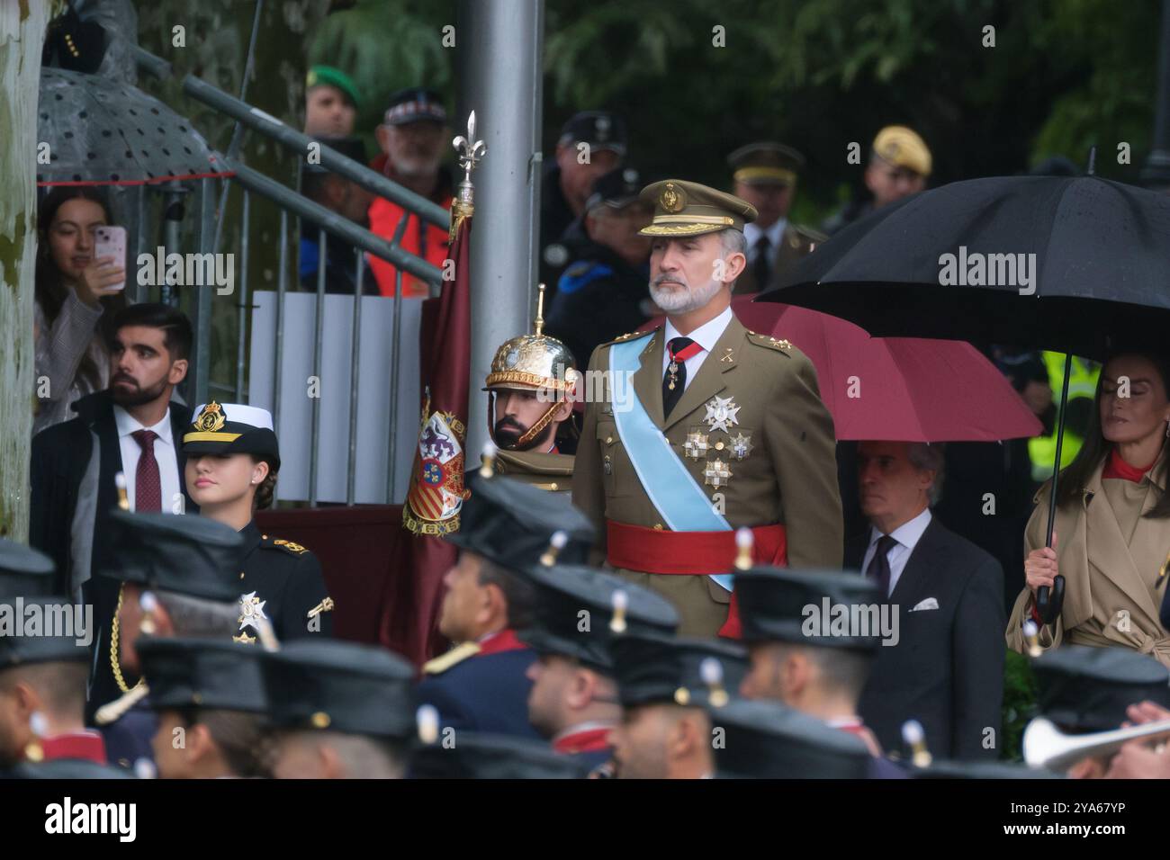 Felipe vi of spain uniform hi-res stock photography and images - Alamy