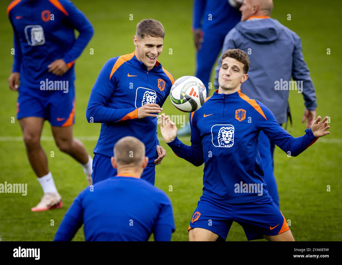 MUNCHEN - Micky van de Ven and Guus Til during the training session ...