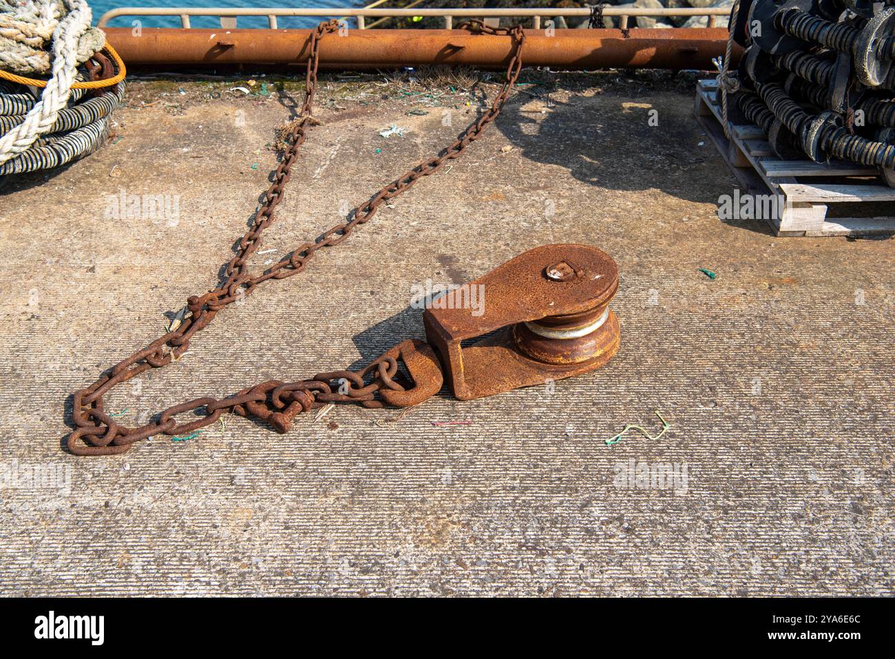 Rusted pulley hi-res stock photography and images - Alamy