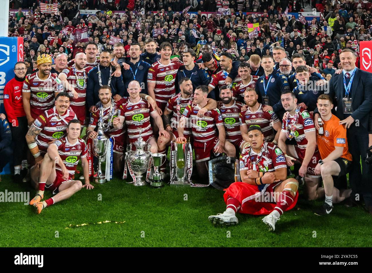 Wigan Warriors players and staff celebrate their victory with fans ...