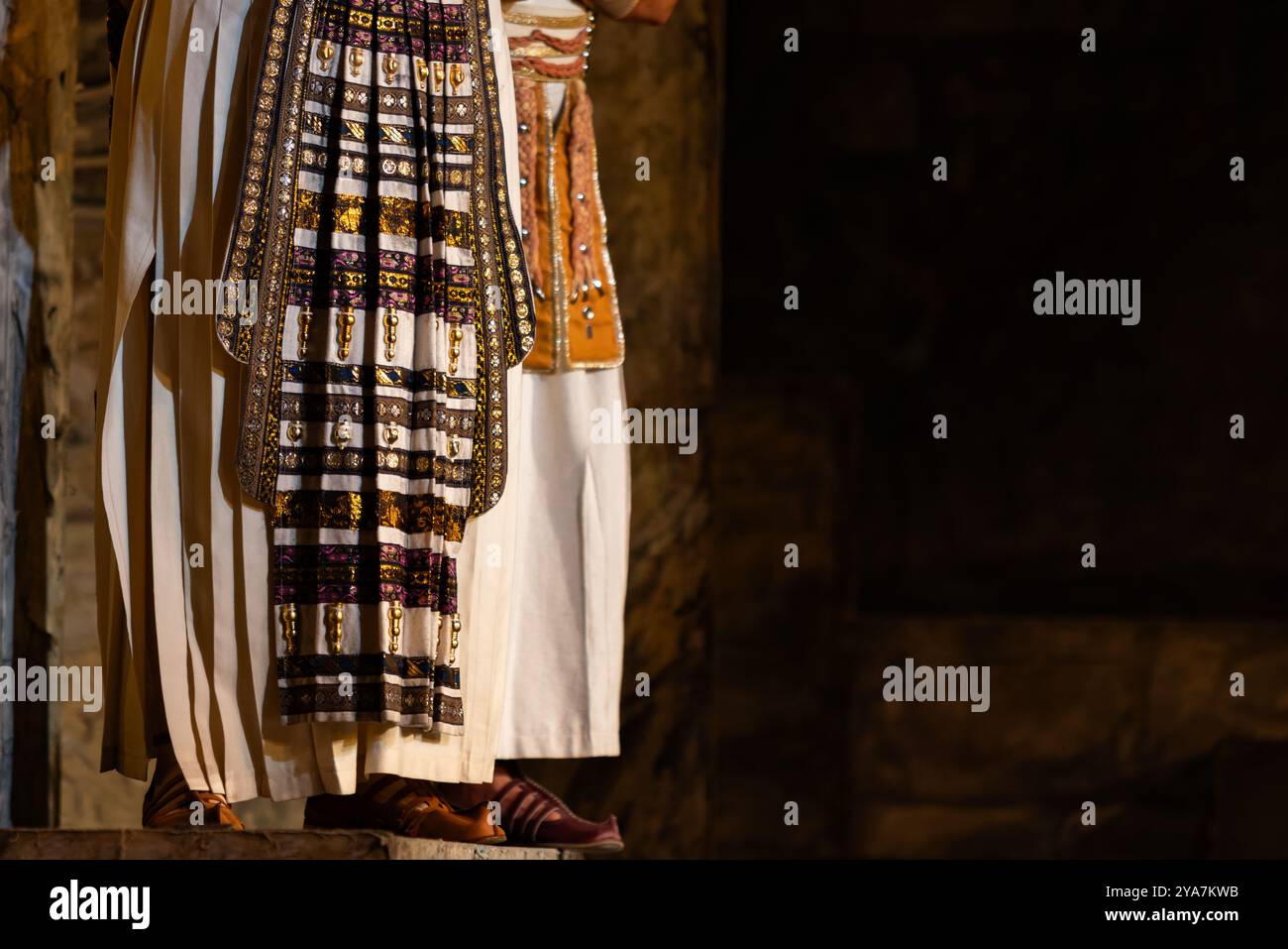 Ethiopian costume hi-res stock photography and images - Alamy
