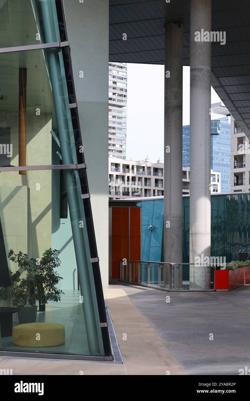 Beton glass hi-res stock photography and images - Alamy