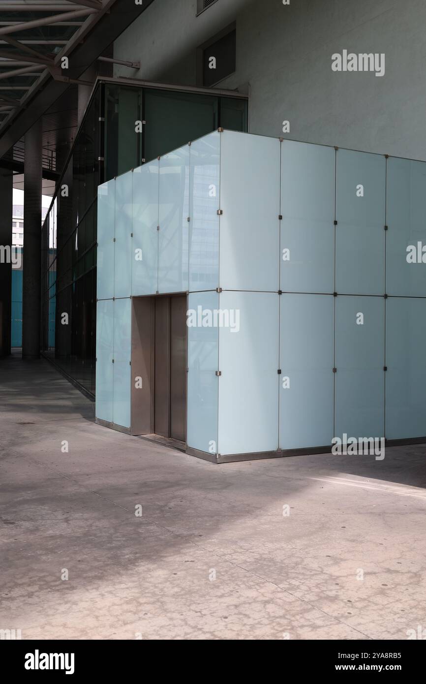 Uno glas hi-res stock photography and images - Alamy