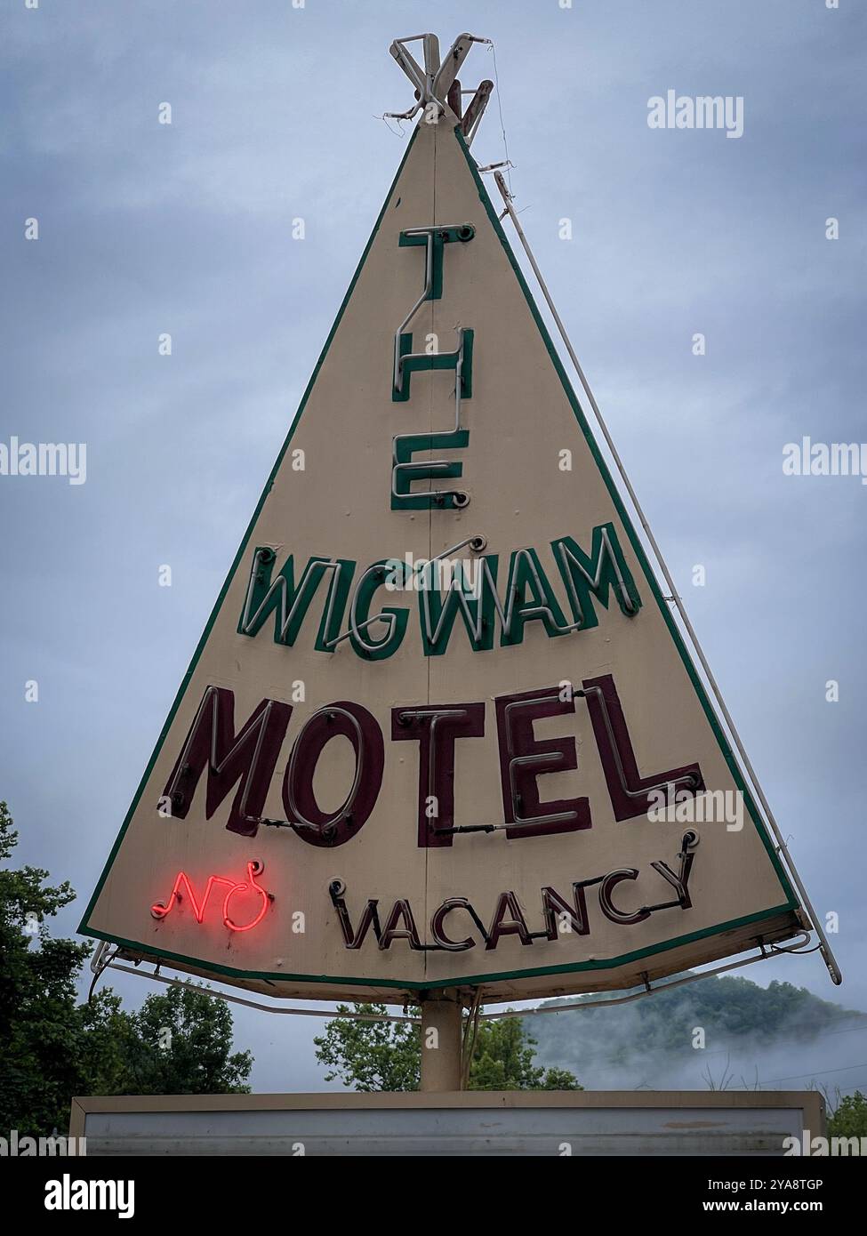 Wigwam hotel sign hi-res stock photography and images - Alamy