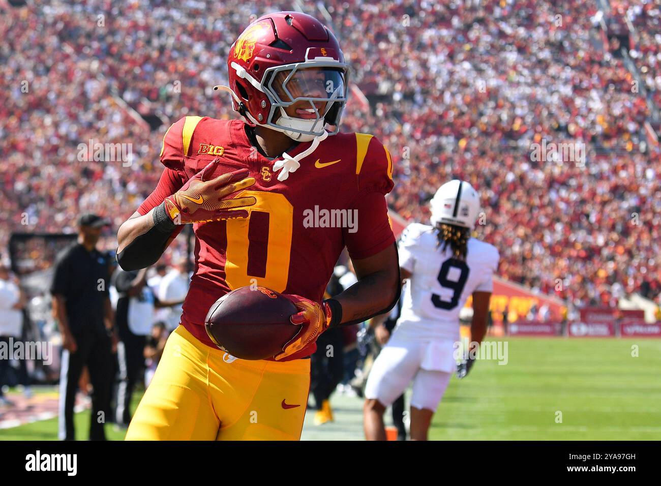 LOS ANGELES, CA - OCTOBER 12: USC Trojans running back Quinten Joyner ...