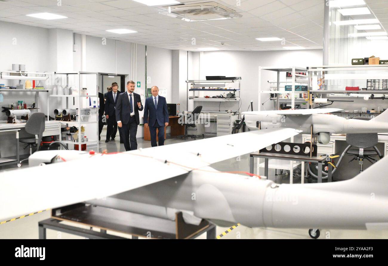 Visit to Special Technology Centre. Russian President Putin visited the ...