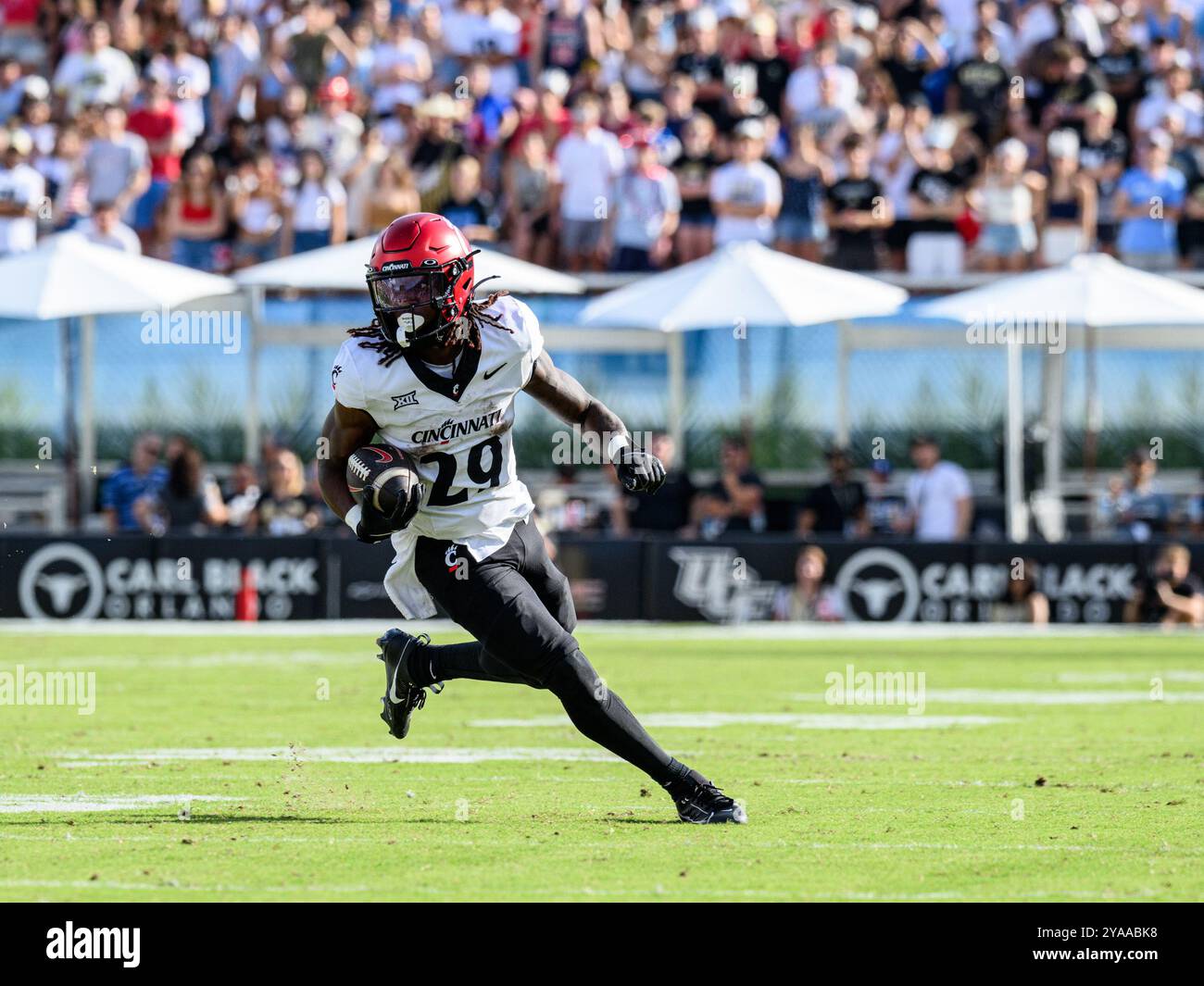Orlando, FL, USA. 12th Oct, 2024. Cincinnati Bearcats running back ...