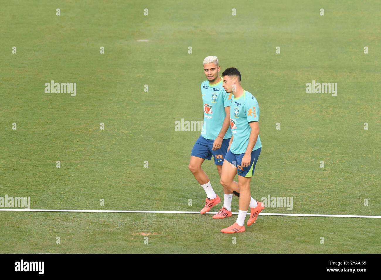 The Brazilian team held its first training session on Brasiliense soil ...