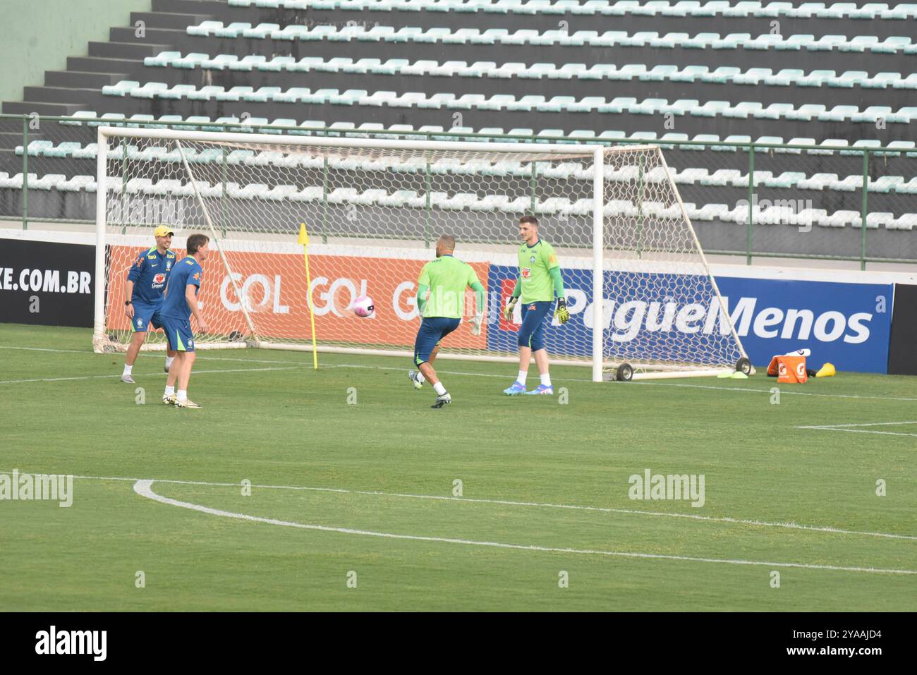 The Brazilian team held its first training session on Brasiliense soil ...
