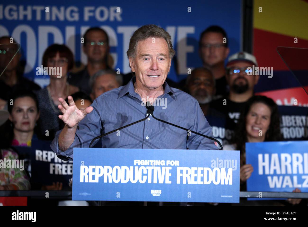 Phoenix, Arizona, USA. 12th Oct, 2024. Actor BRYAN CRANSTON speaks at a ...