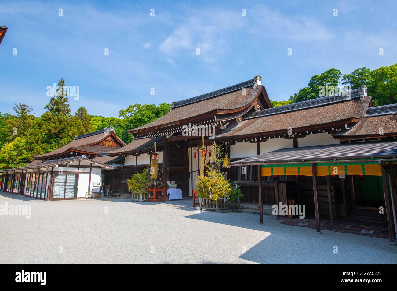 Kamomioya Jinja Shikyaku Chumon (Four Legged Central Gate) of Shimogamo ...